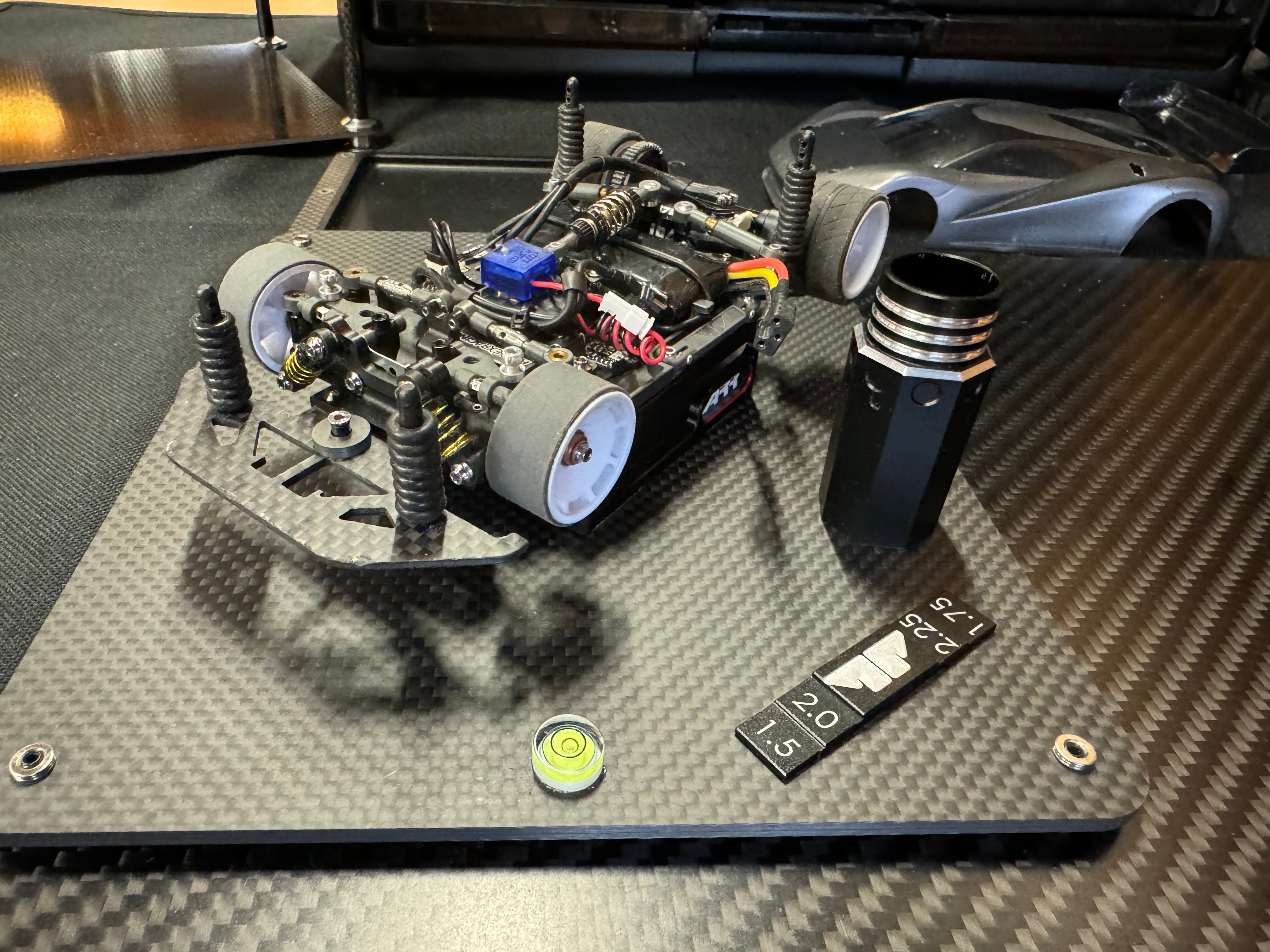 One Left- Reflex Racing RX28SE – Bomb HQ